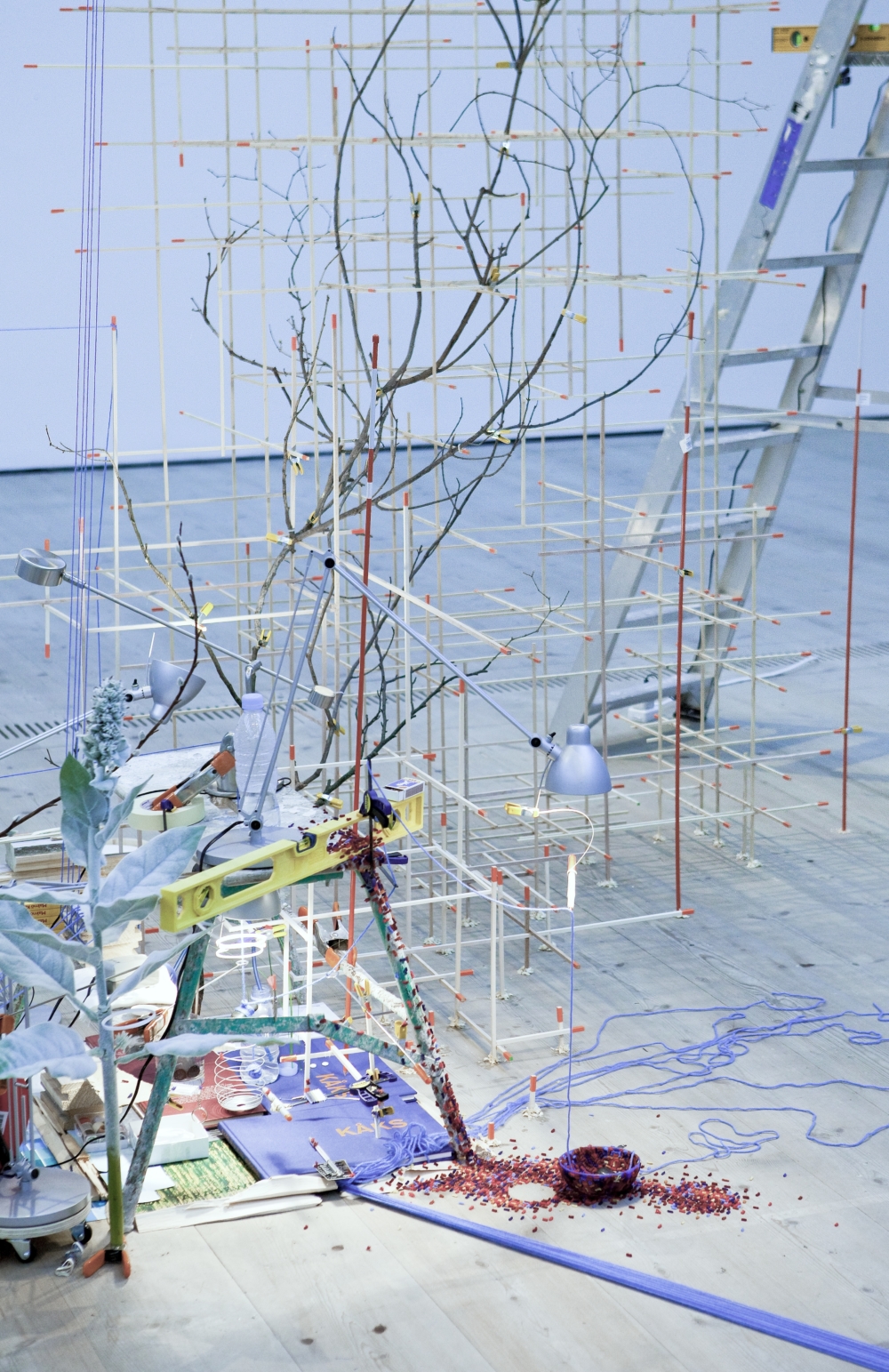Sarah Sze. Fixed Points Finding a Home | Mudam